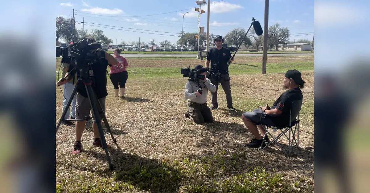 Cross camping outside PD until officers fired - Uvalde Leader News