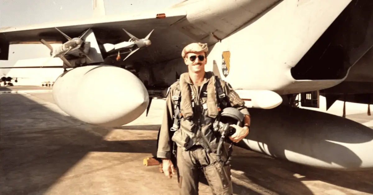 Fighter pilot recounts combat experience during Desert Storm - Uvalde ...