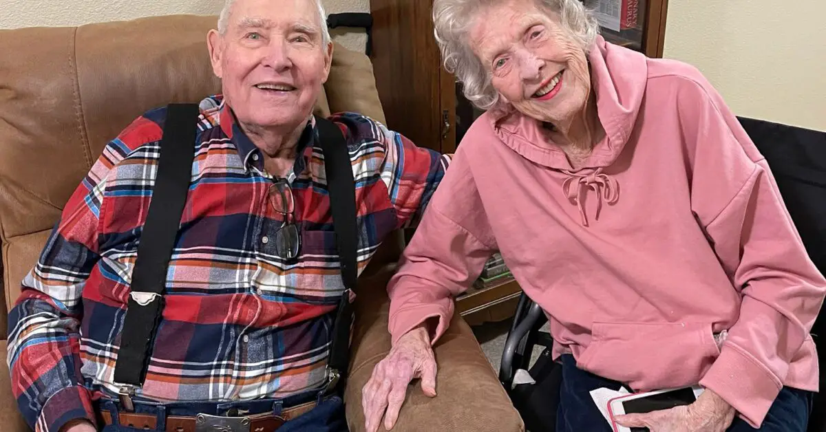‘Liking each other’ is key to lasting love - Uvalde Leader News