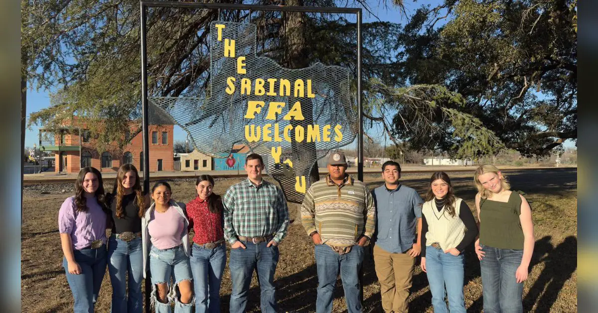 Street committee evaluates downtown walkability - Uvalde Leader News