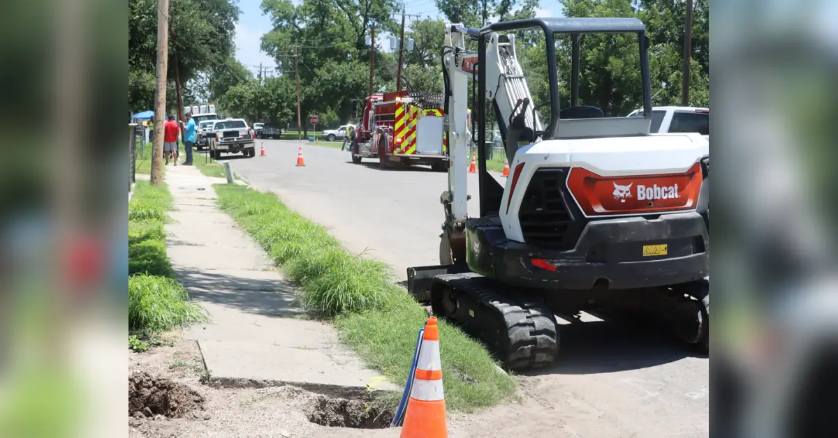 Vero Fiber contractors strike gas line - Uvalde Leader News