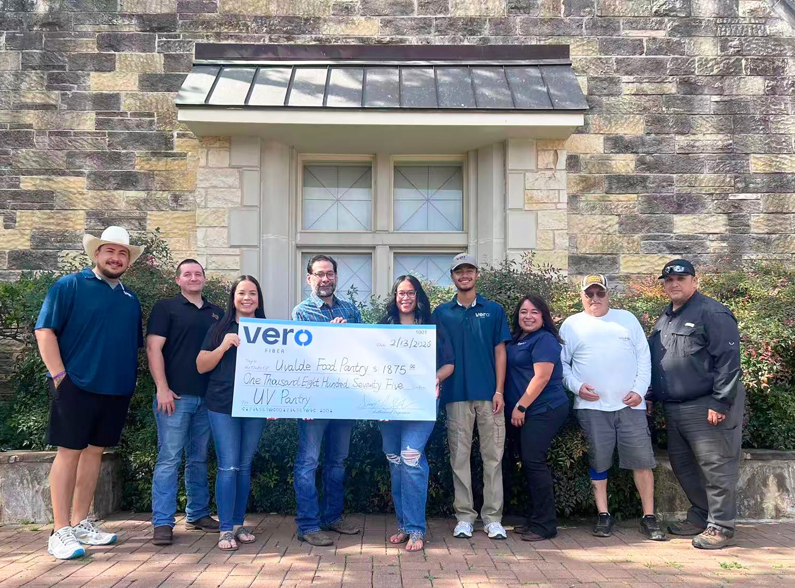 Vero Fiber donates $1,875 to Uvalde Food Pantry through holiday ...
