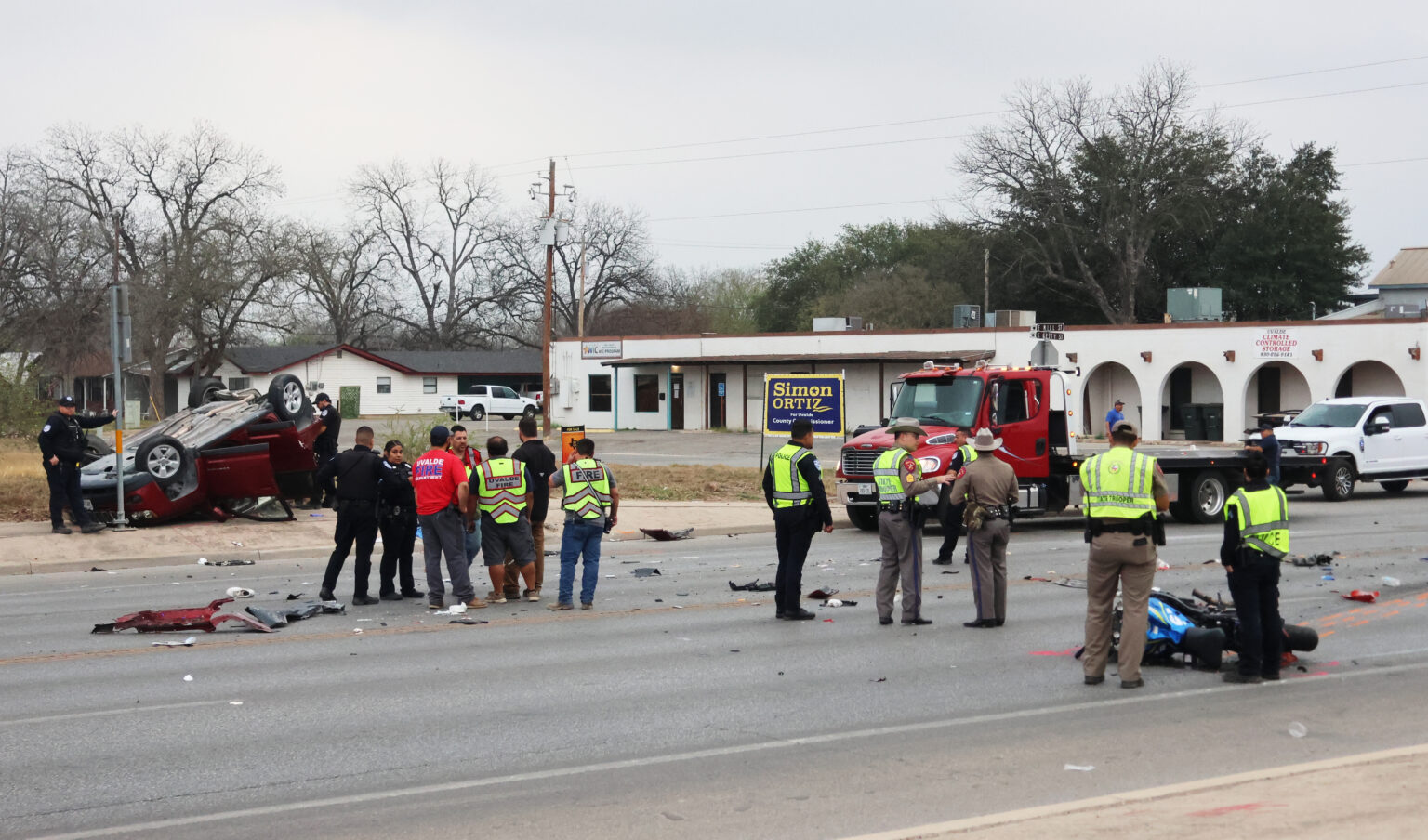 Motorcyclist dies in early morning crash - Uvalde Leader News